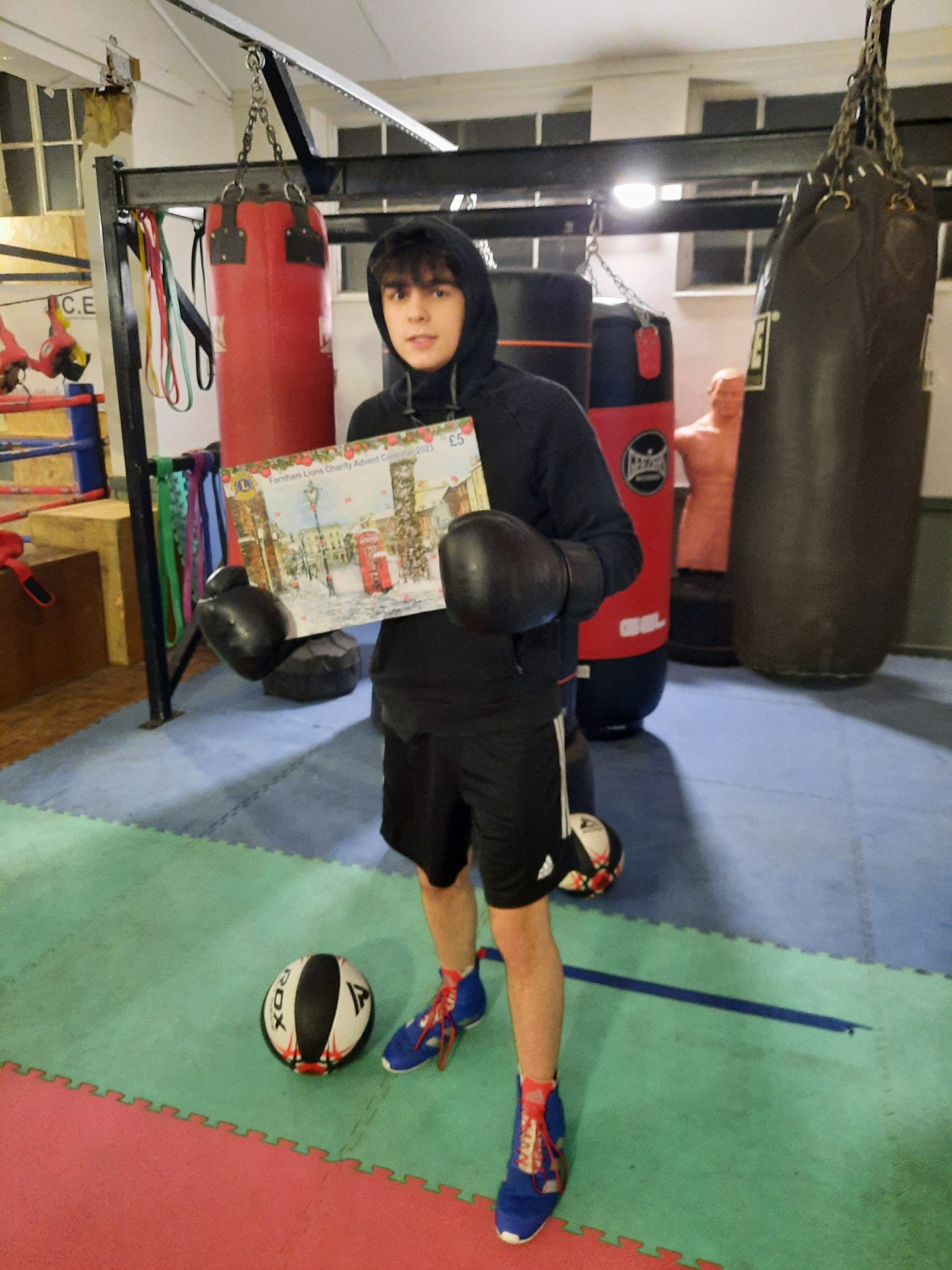 Atomic Boxing take a pile of Calendars – Farnham Lions